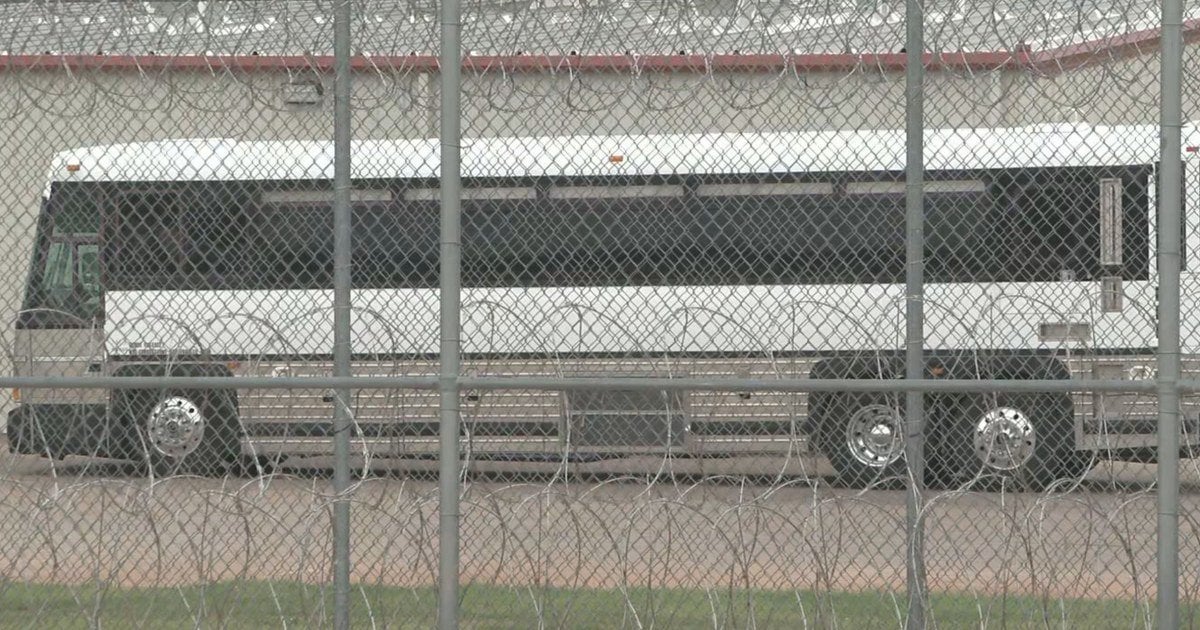 As legal fight raged, ICE buses filled with Venezuelans heading toward ...